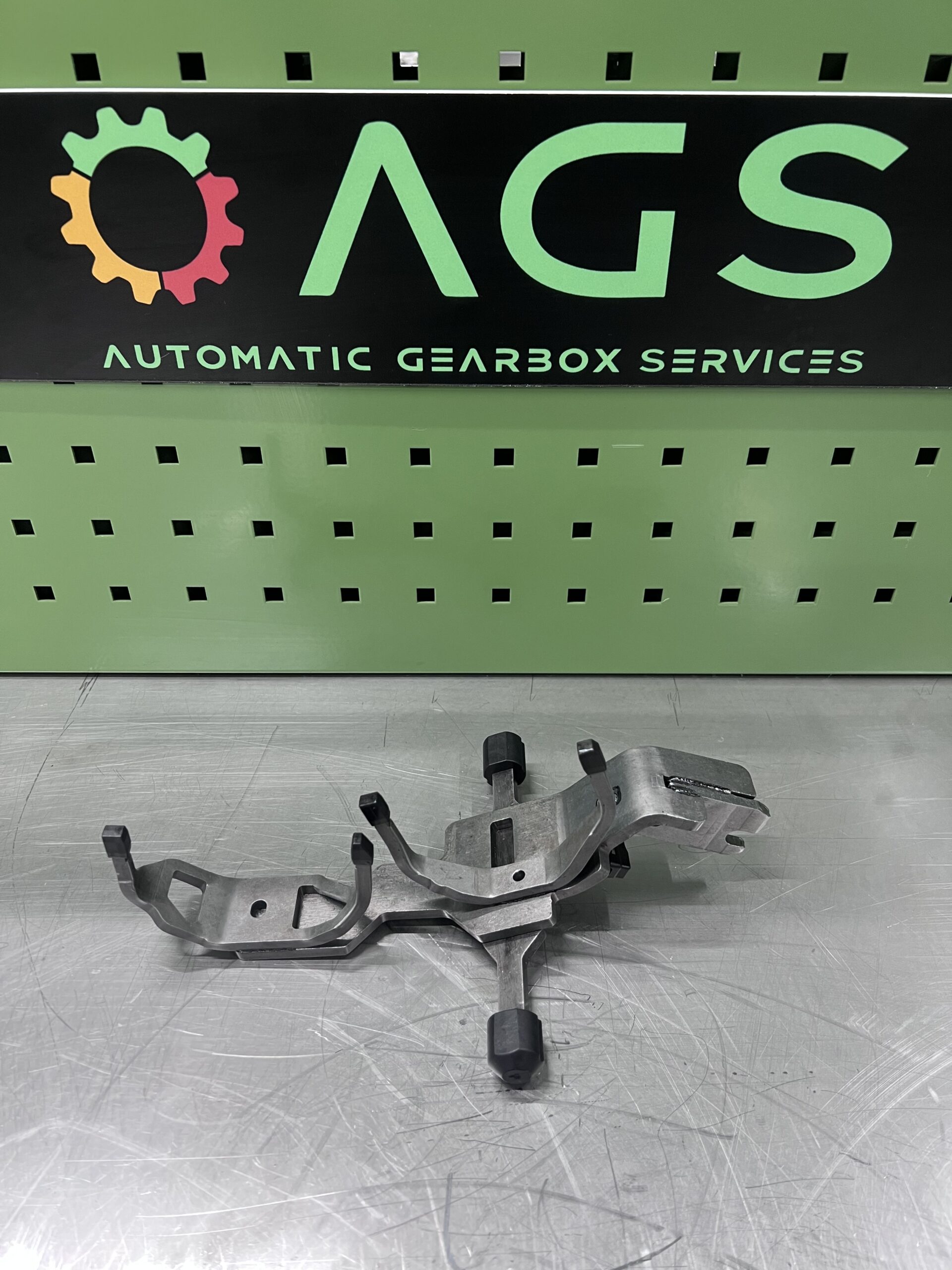 0AM 0CW Reverse Shift Fork 0AM311562 - Automatic Gearbox Services