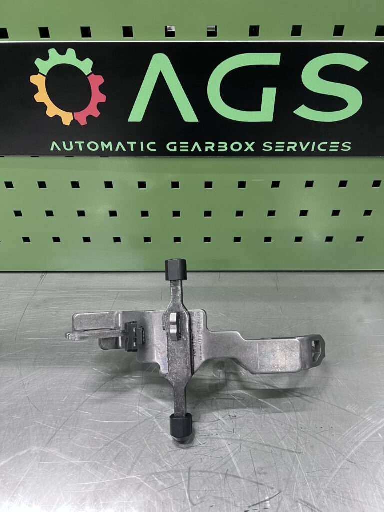 0AM 0CW Reverse Shift Fork 0AM311562 - Automatic Gearbox Services